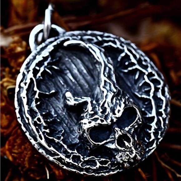 Accessories | Decomposition Desiccate Decay Rot Necrotize Skull Buried ...